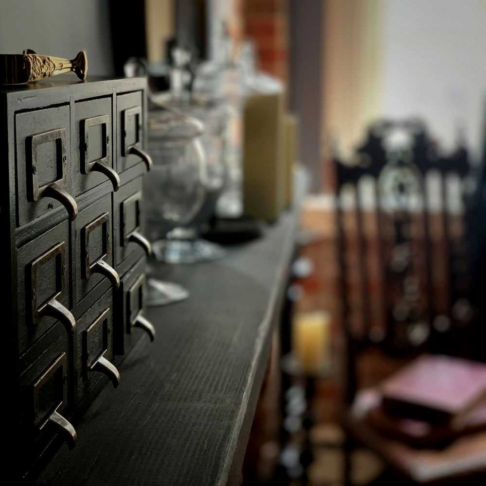 New Vampyre Psychic Parlour Opens In Historic Haunted Building